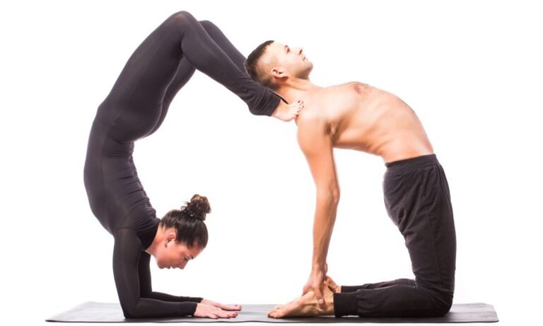 Best Couple Yoga Poses to Try With Partners